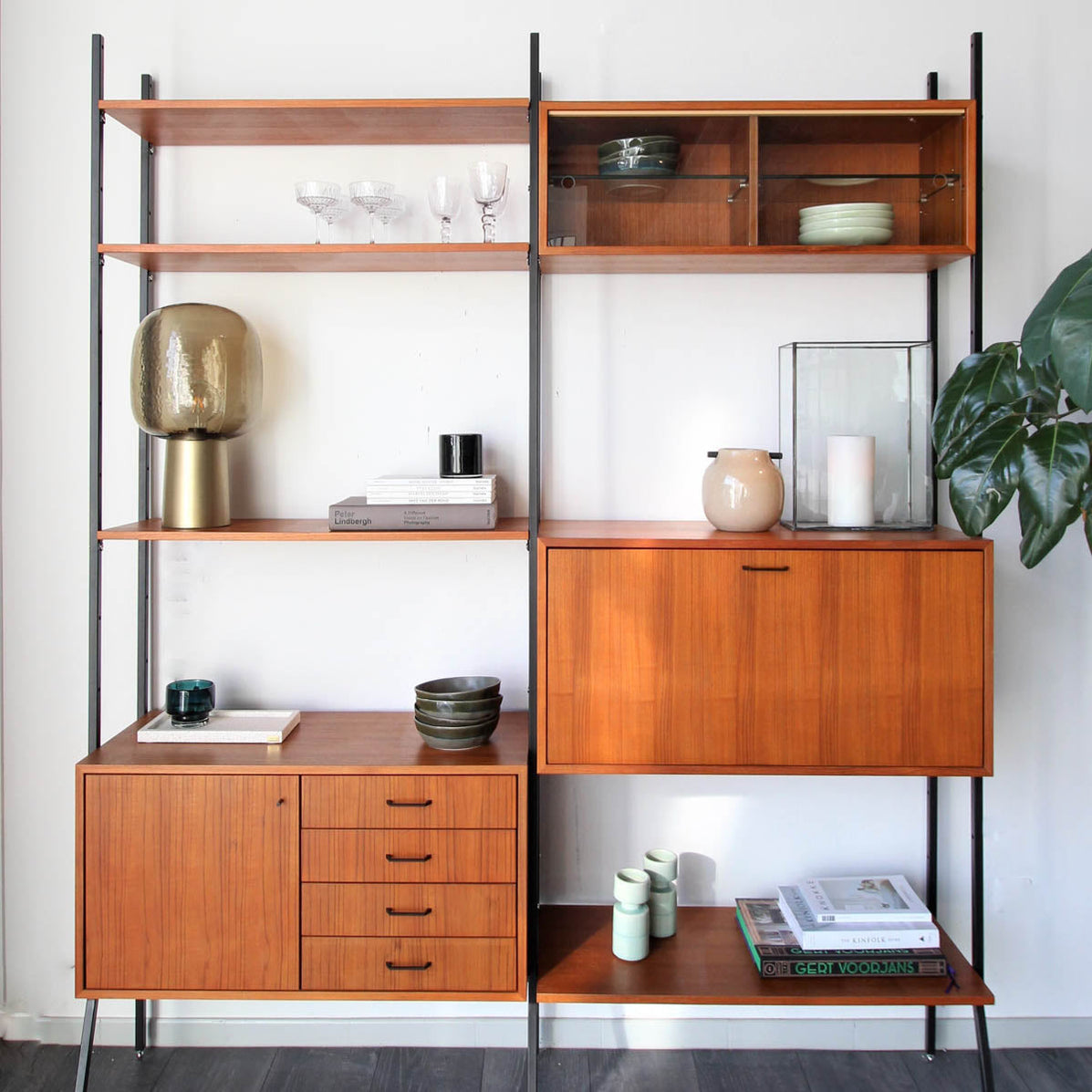 Vintage Wandkast - teak- 186×230cm — Furnified